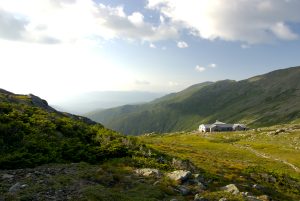 Guide to the AMC Huts | White Mountain Adventures - New England