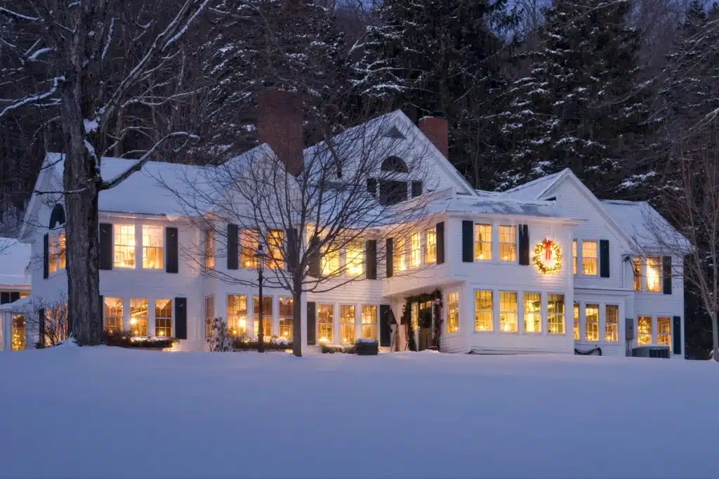 Tour 15 Vermont Inns Decked Out for the Holidays - New England
