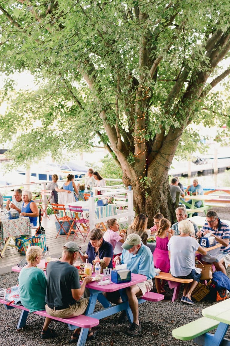 The Blue Oar in Haddam, Connecticut | Local Flavor