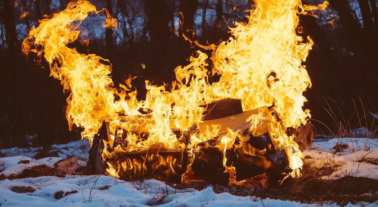 How to Build a Bonfire in Winter - New England