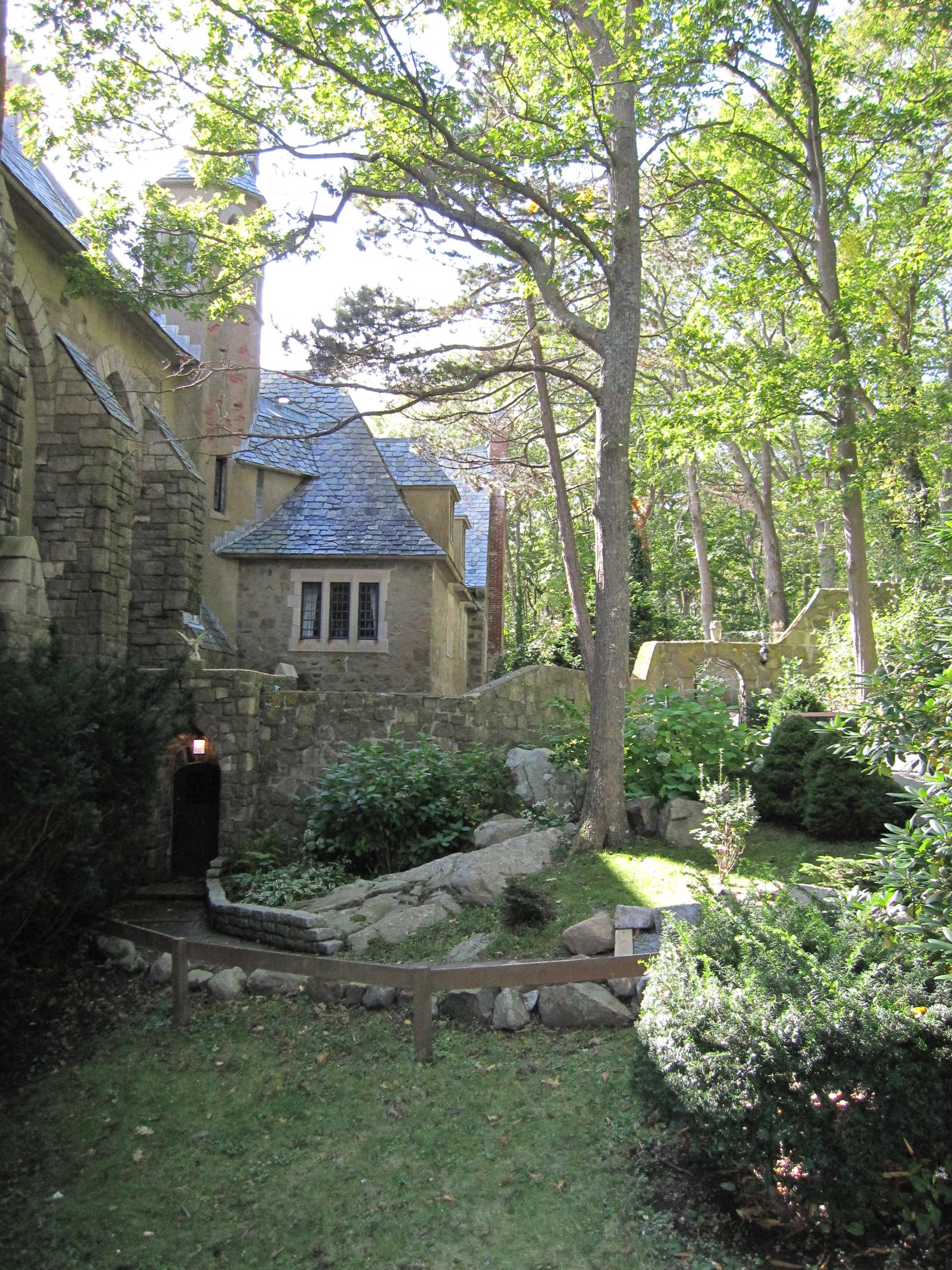 Hammond Castle Roadside
