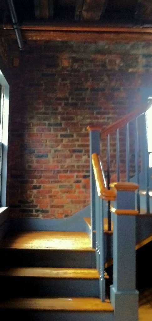 10 Center Stairs