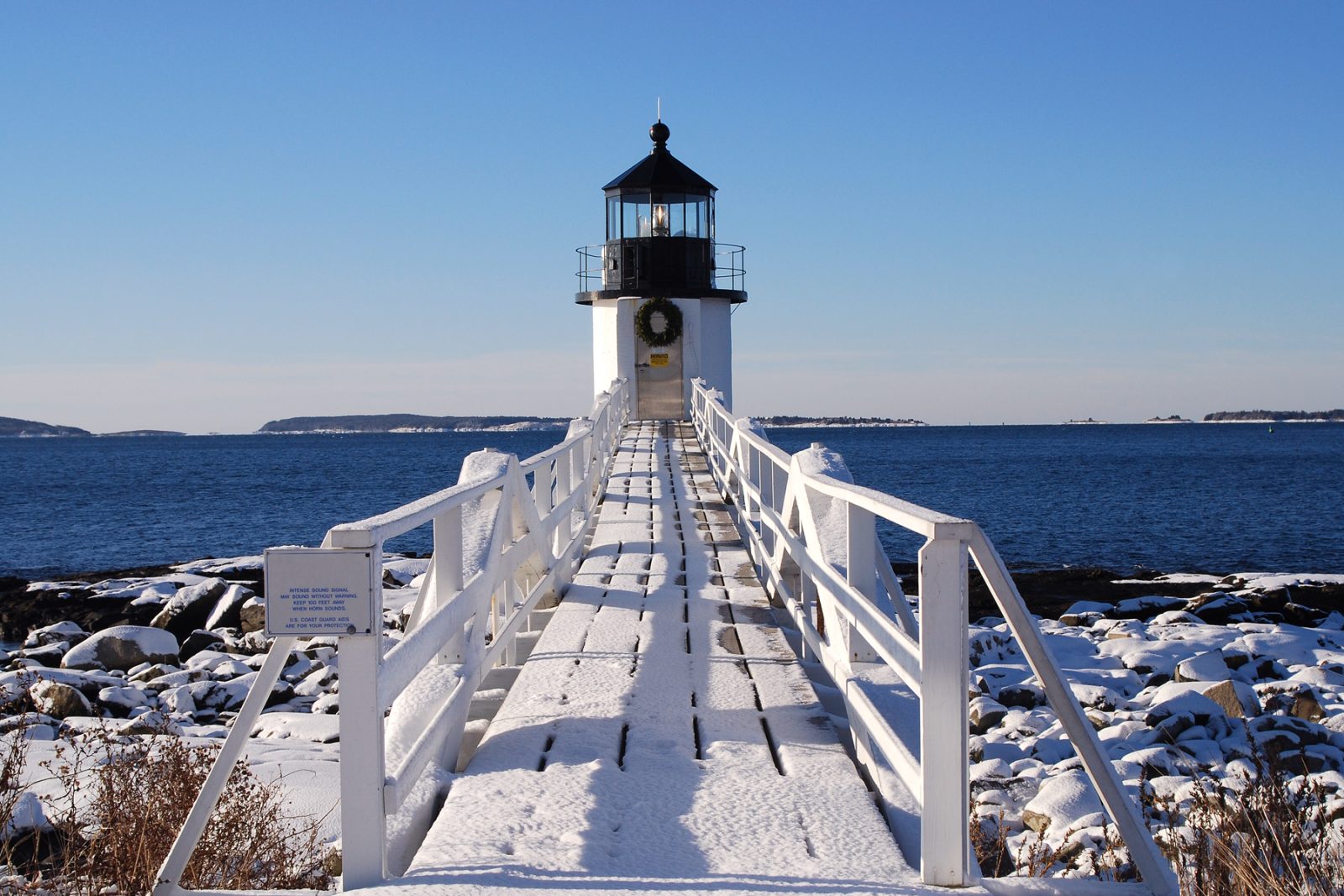 10 Essential New England Lighthouses - New England